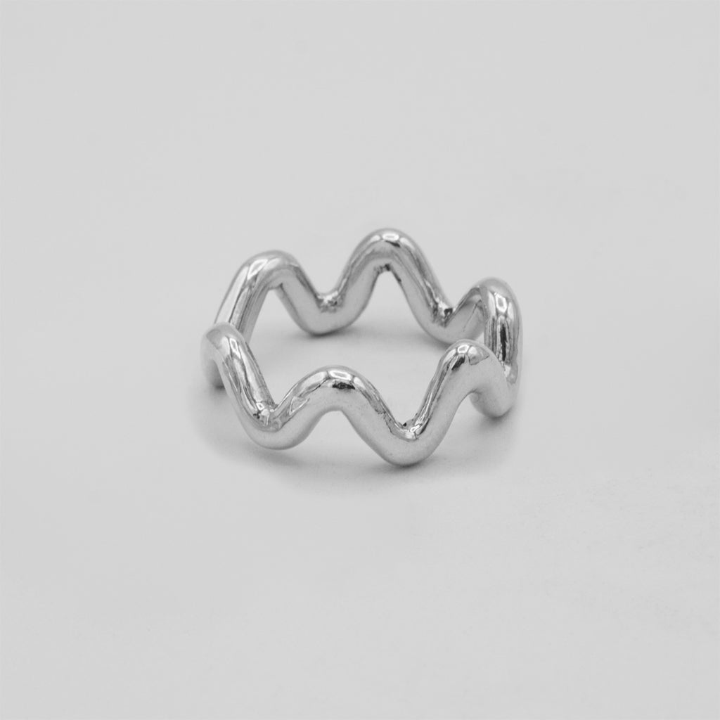 Thick Wavy II Ring | Handcrafted in Montreal - Elle Blackburn